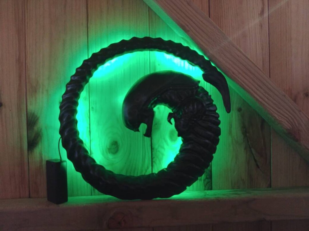 Alien Xenomorph LED Wall Art - Etsy