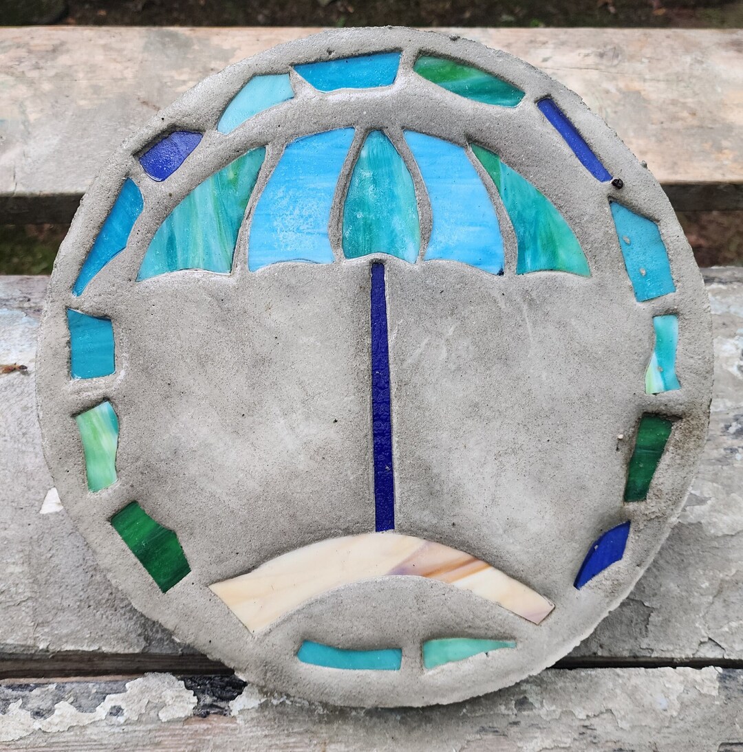 Beach Umbrella Stepping Stone, 14", Solid Concrete, Stained Glass Inlay ...