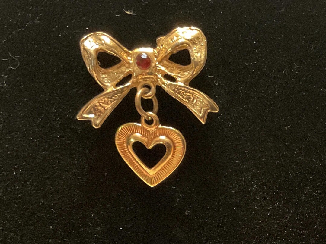 Vintage 24K Gold-plated Bow Pin With Dangling Heart – Genuine Garnet ...