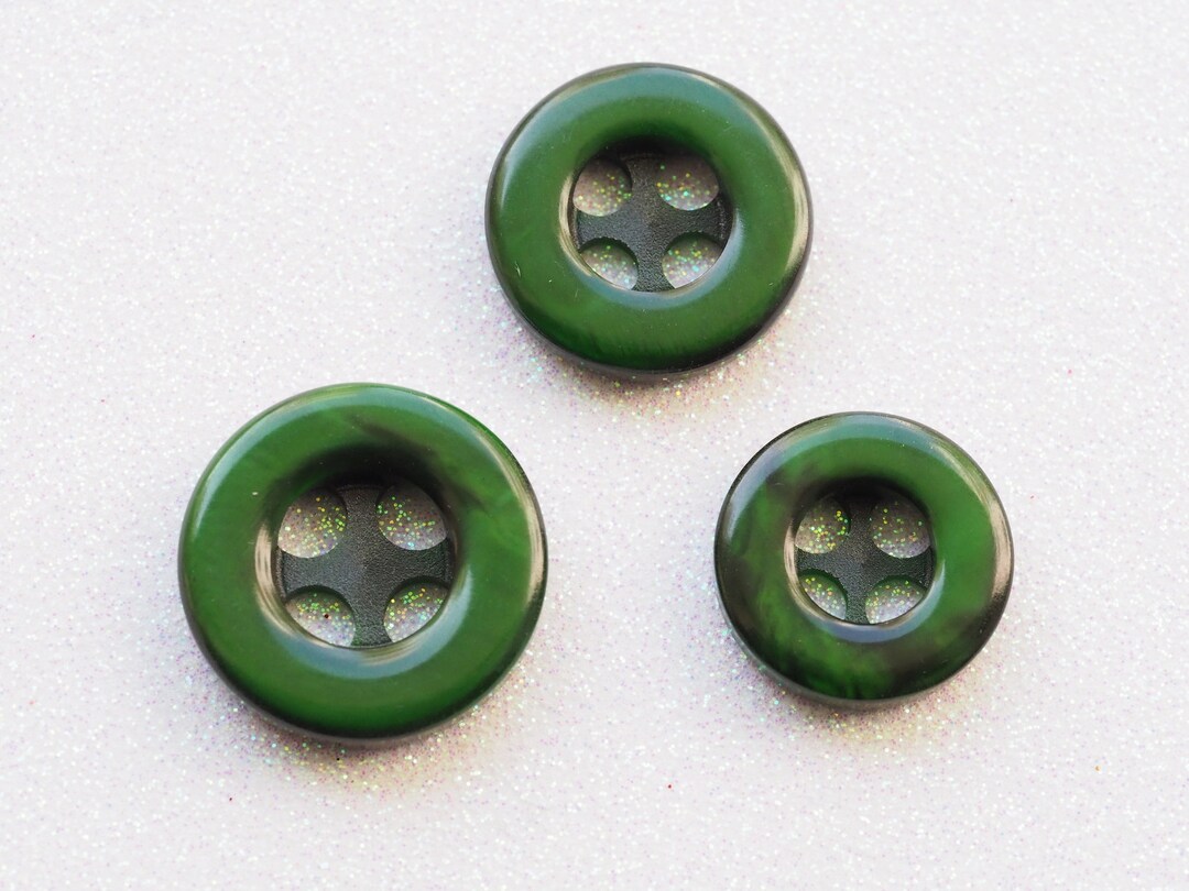 Green Button, Chunky Button, Four Holes Button, Classic Design Button ...