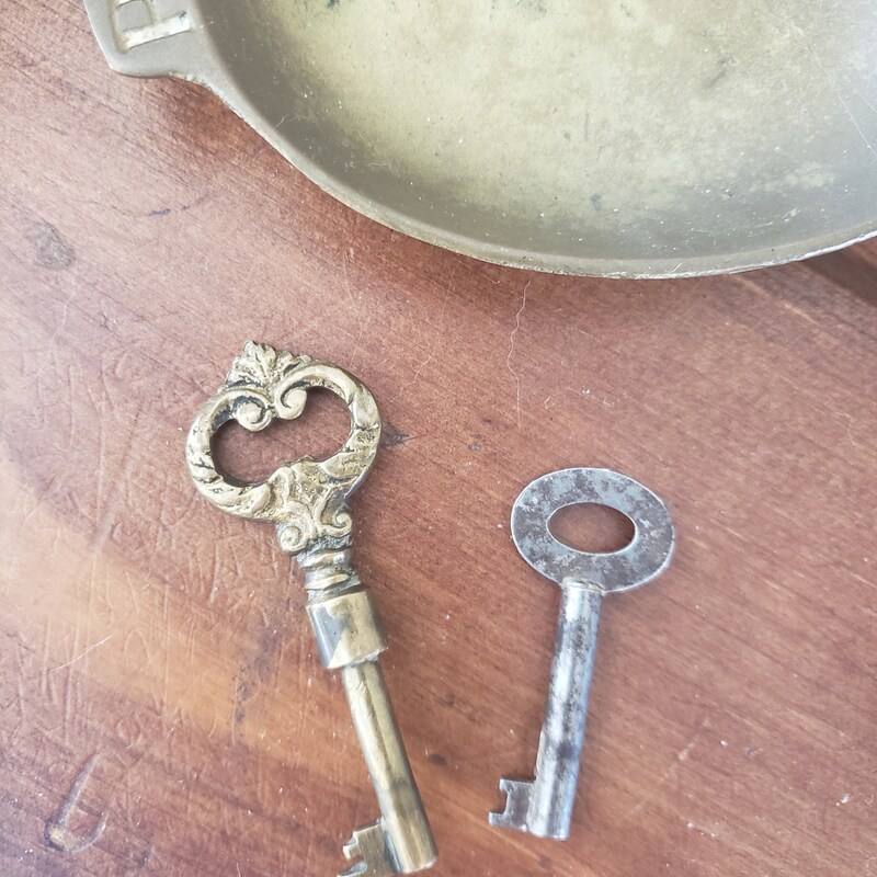 Small Vintage Key - Etsy