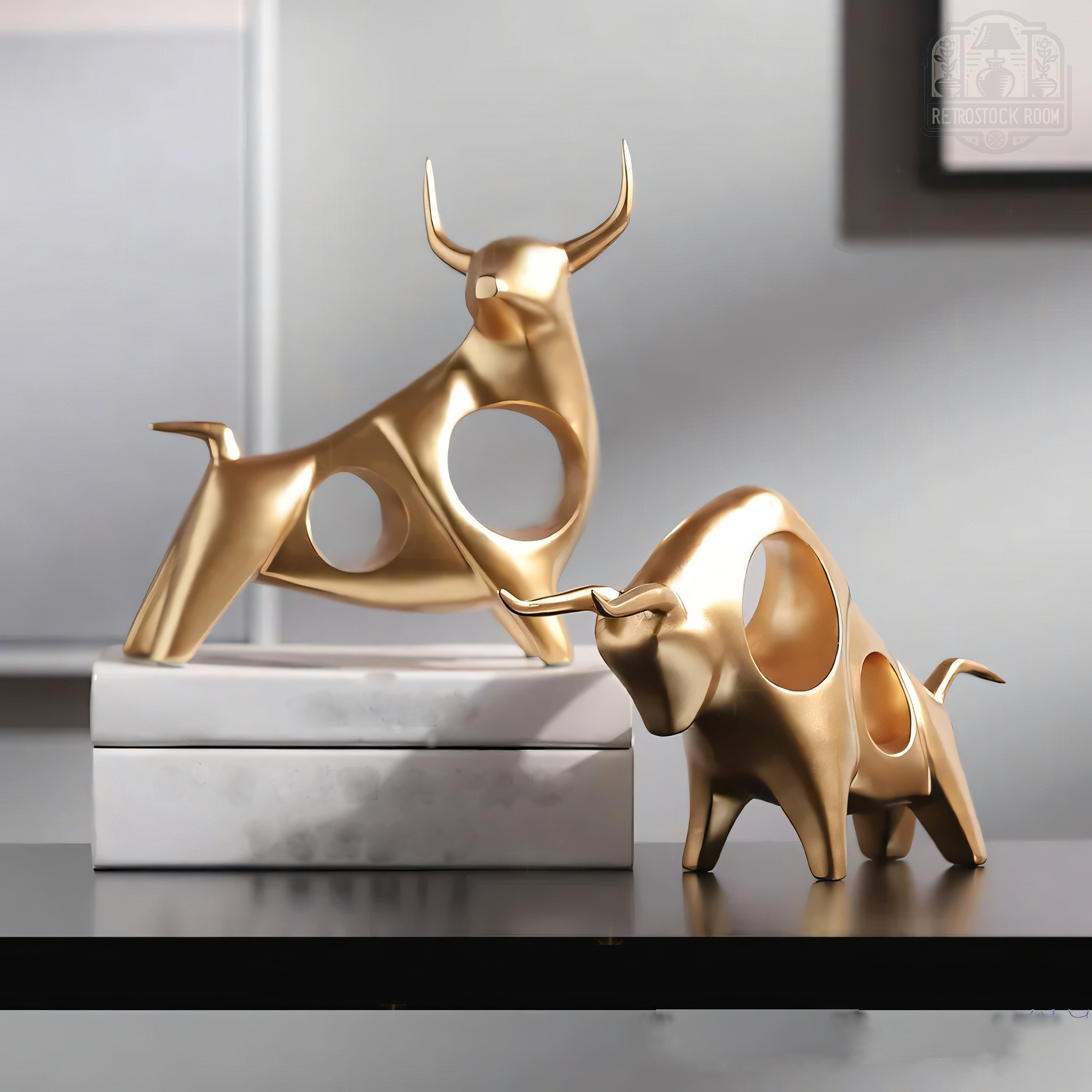 Abstract Bull Statue Gold Figurine Bull Modern Home Decor Figurine ...