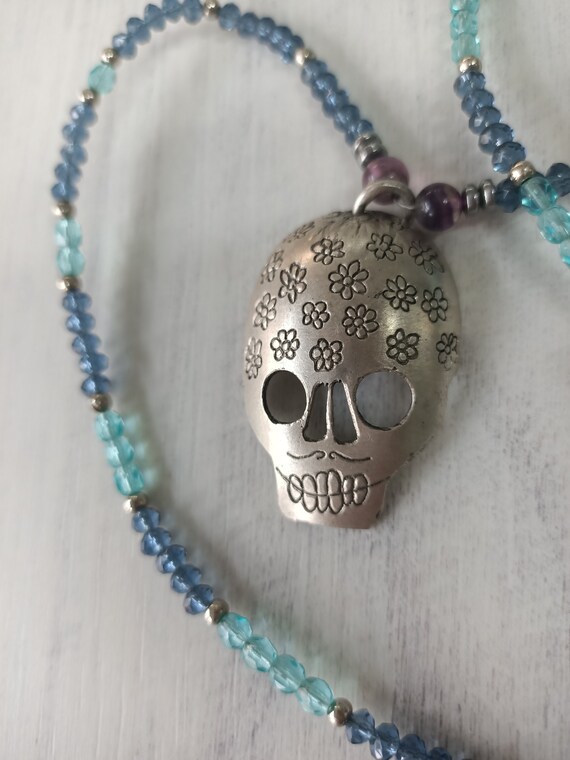 Ladies skull necklace store