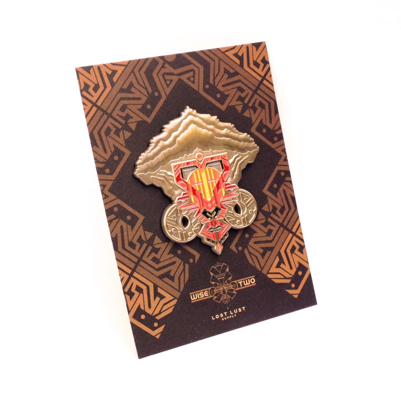 Mask Enamel Lapel Pin Badge / Artist Series Pin by Wisetwo / - Etsy