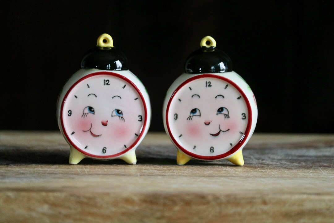 Vintage Alarm Clock Salt and Pepper Shakers, Retro Kitchenalia ...