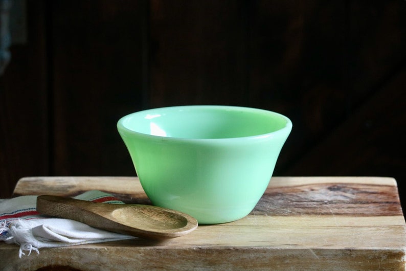 Vintage 7" Mckee Jadeite Bell Shaped Mixing Bowl, Retro Kitchenalia ...
