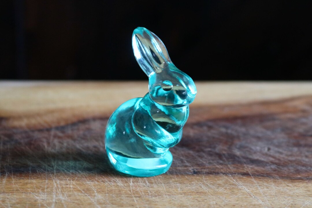 Small Vintage Fenton Glass Bunny Figurine, Bougie Easter Decor, Cute ...