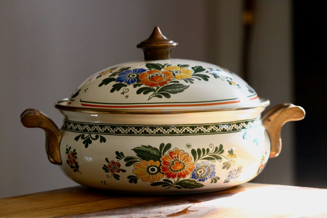 Vintage Asta Enameled Pot With Lid, Retro Kitchenalia, Round Floral Pan ...