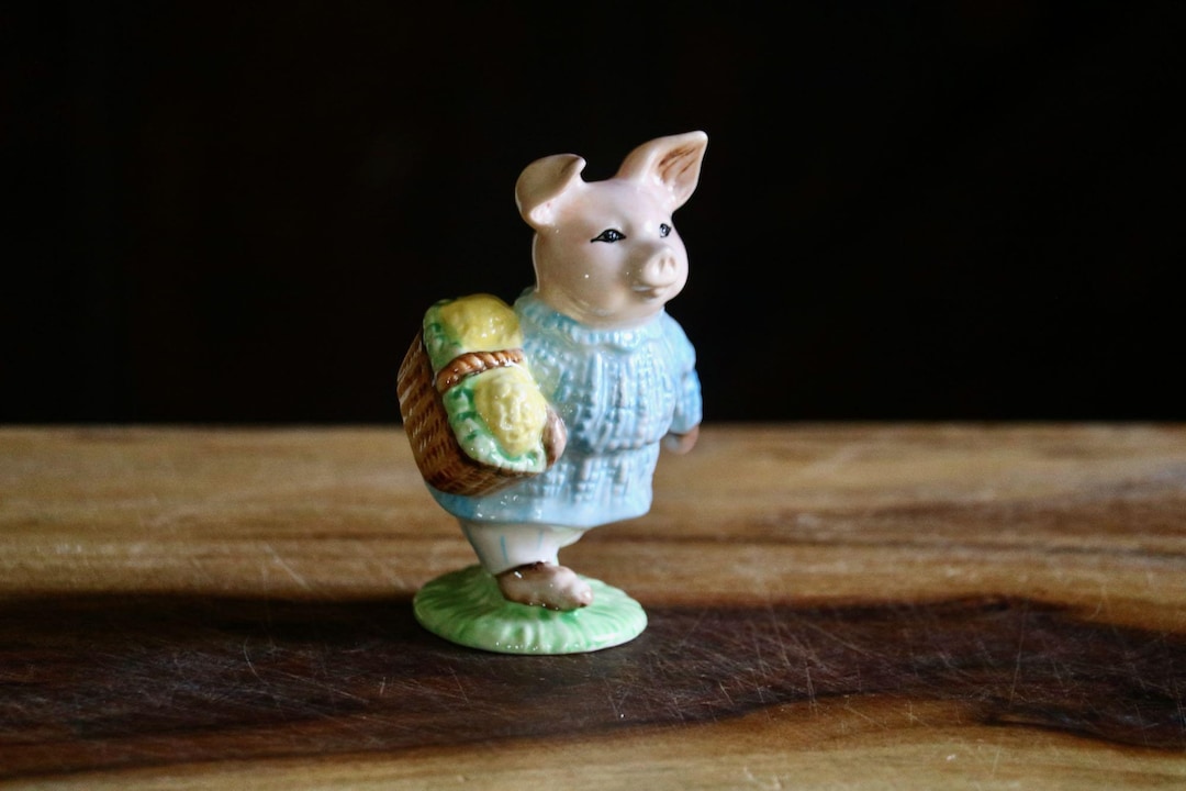 Vintage Beatrix Potter Pig Figurine, Cute Little Pig Robinson Carrying ...