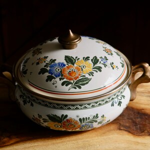 Vintage Asta Enameled Pot With Lid, Retro Kitchenalia, Round Floral Pan ...