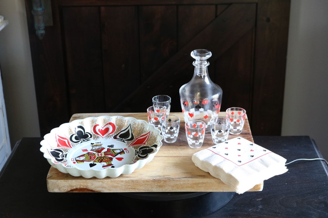 Vintage Liquor Decanter With 6 Shot Glasses, Poker Night Partyware ...