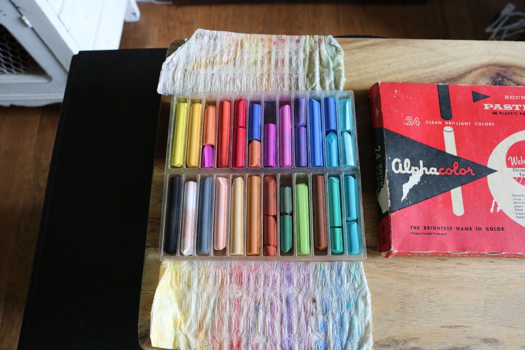 Vintage Alpha Color Pastel Crayons, 24 Weber Costello Brilliant Colored ...