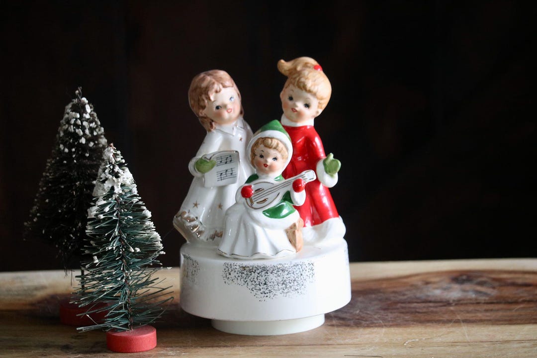 Caroling Girl Music Box, Vintage Christmas Decor, 3 Girls Singing ...