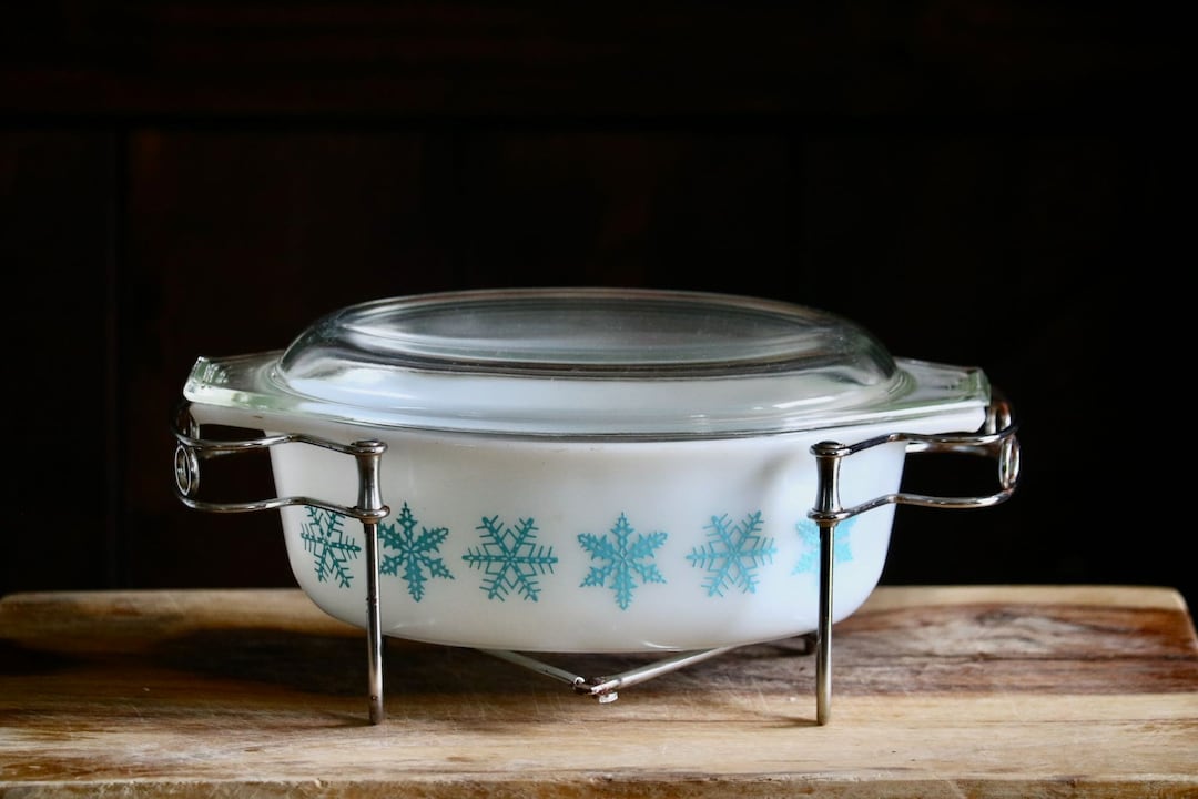 Vintage Aqua Pyrex Snowflake Casserole Dish, Comes With Metal Holder ...