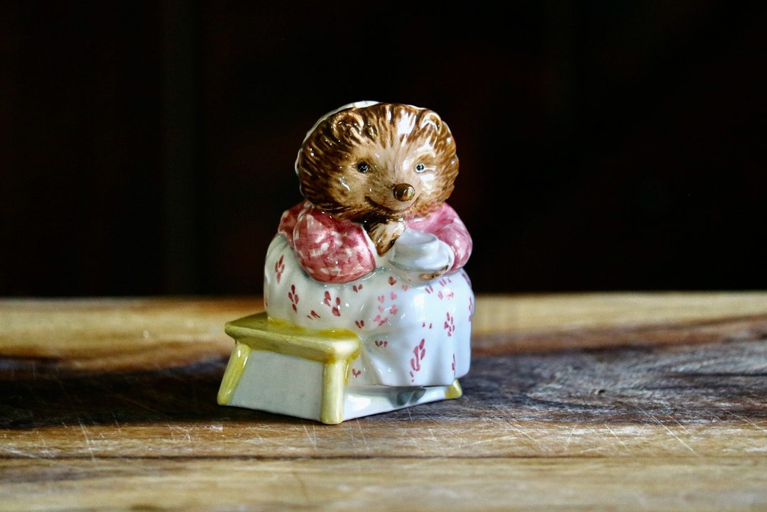 Vintage Beatrix Potter Hedgehog Figurine, Mrs Tiggy Winkle Takes Tea ...