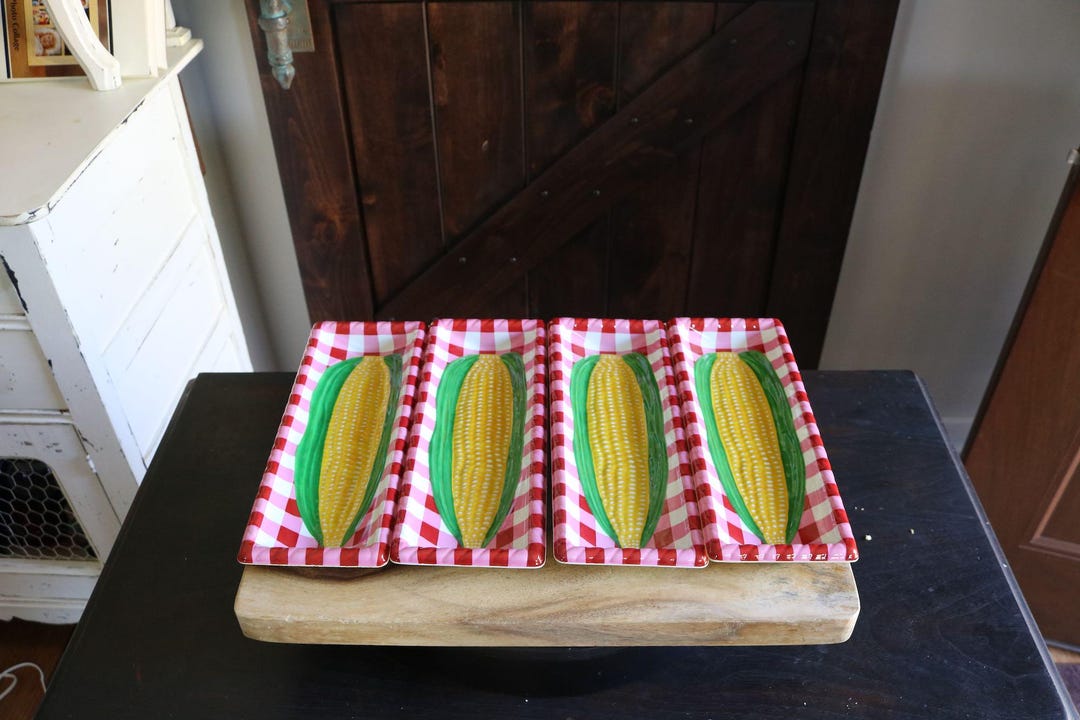 Vintage Hard Plastic Corn on the Cob Plates, Fun Retro Barbeque Dishes ...