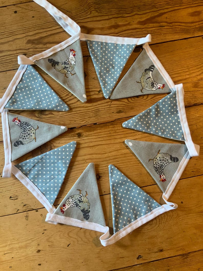 Bunting. Beautiful Hen Bunting. 10 Flags. Alternate Blue Dotty Flags ...