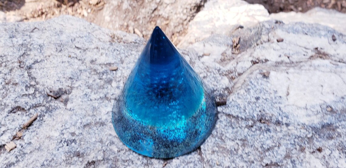 Custom Pet Loss Grief. Memorial Resin Pyramid Paperweight - Etsy