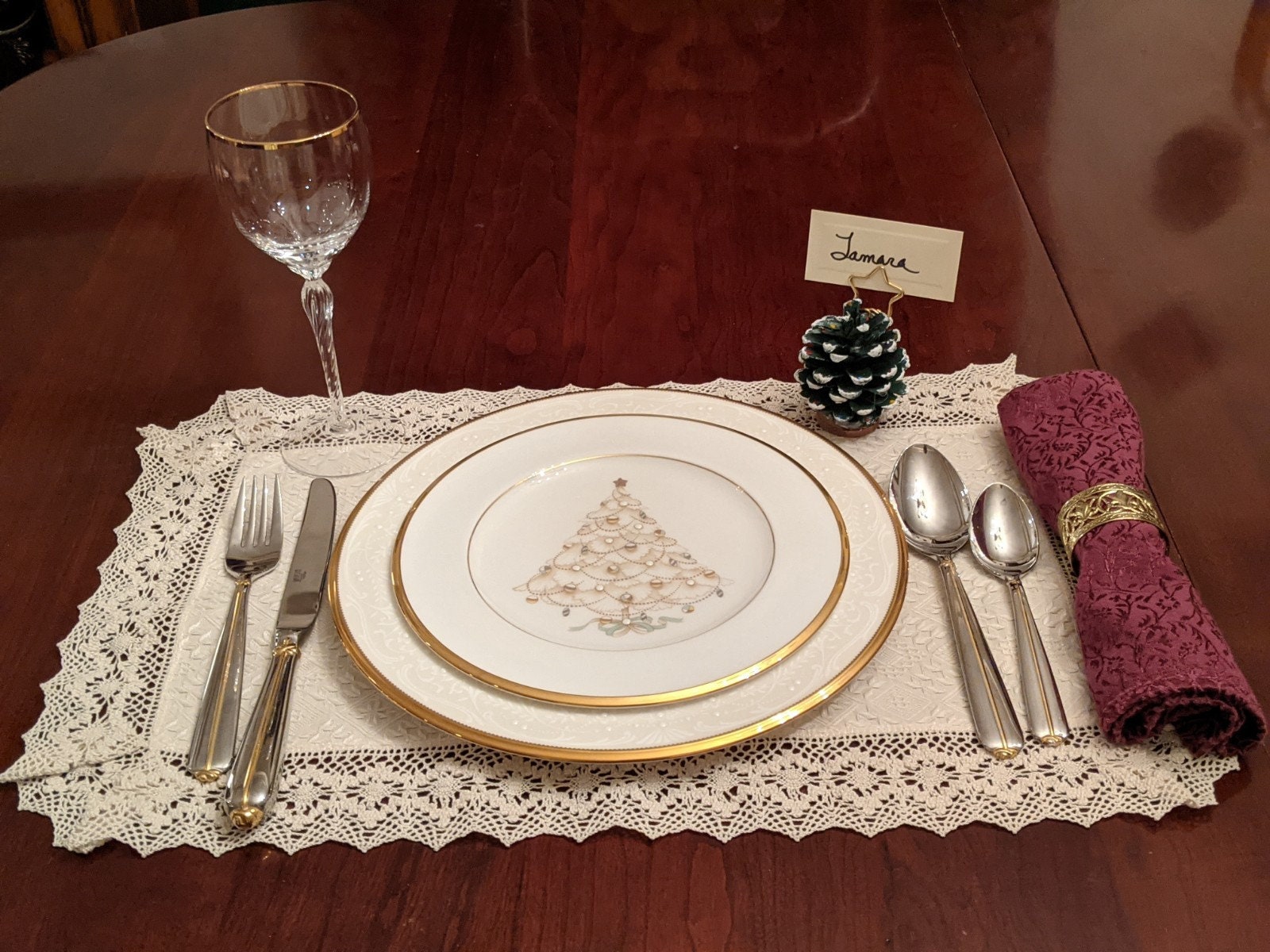Christmas Tree Place Card Holder, Hand Painted, Pine Cone Table ...