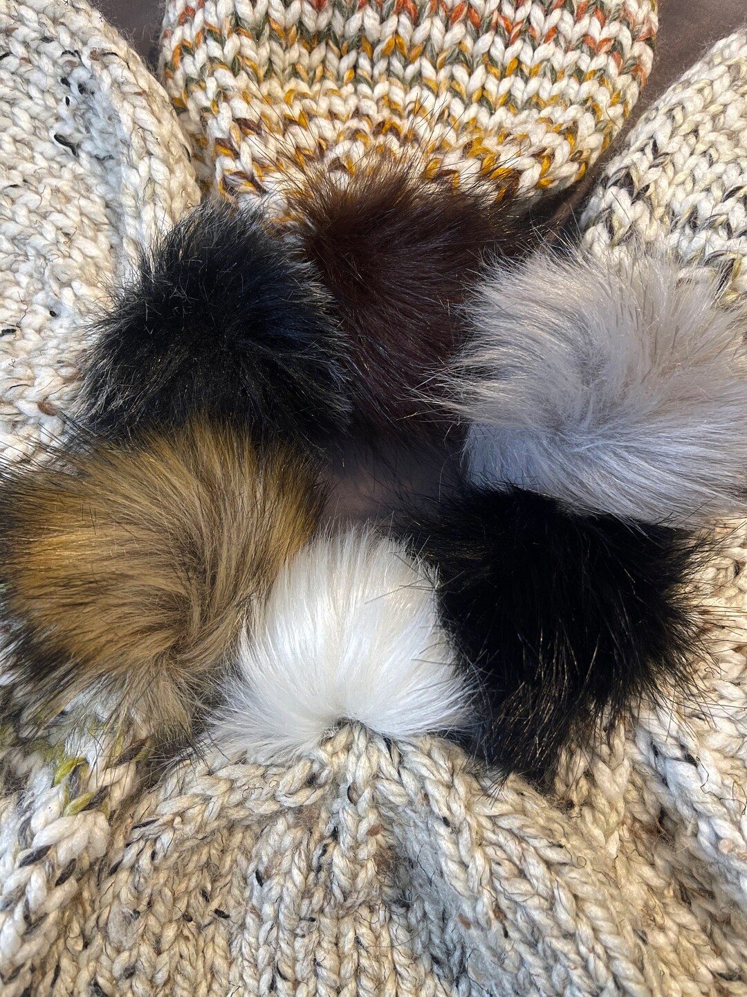 Just the POM - Extra Button Off Pom Poms für Pom Beanies - Etsy Österreich