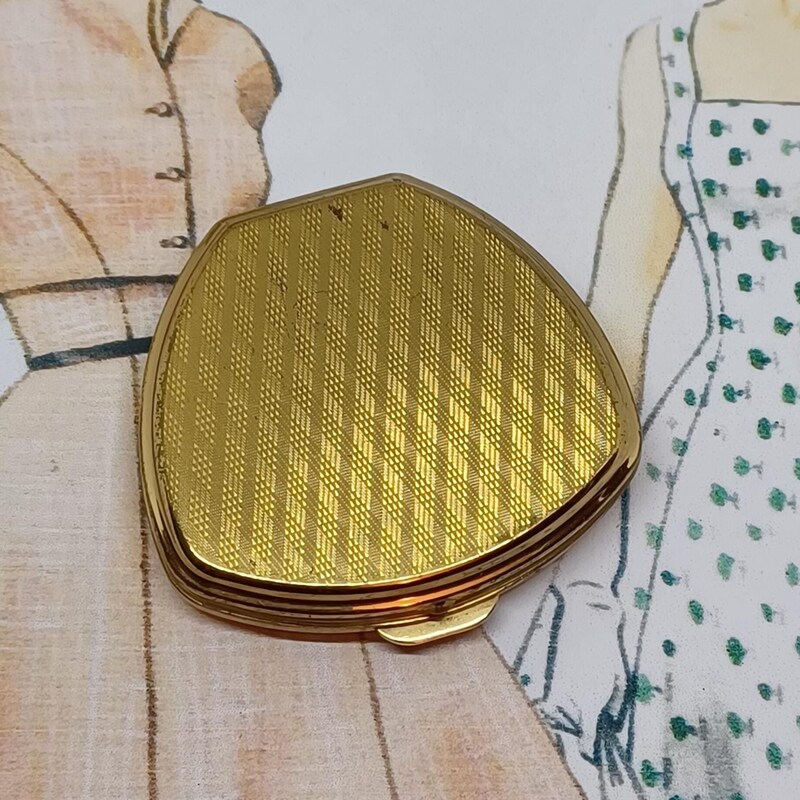 Shell Pill Box - Etsy