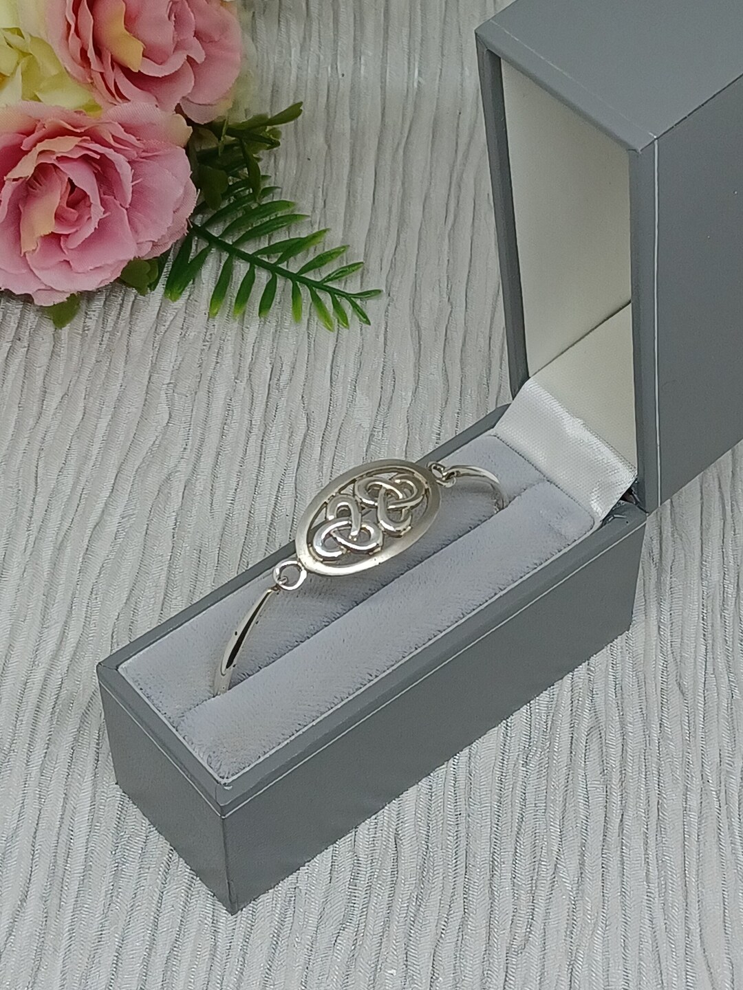 Kit Heath Bangle Bracelet in Sterling Silver With Celtic Knot Design ~ KH Hallmark - Etsy UK