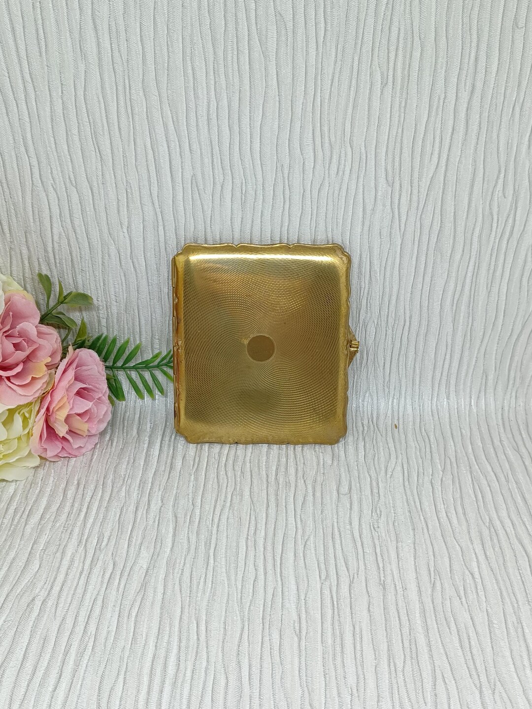 Stratton Cigarette Case in Gold Tone With an Engine Turned Lid Vintage ...