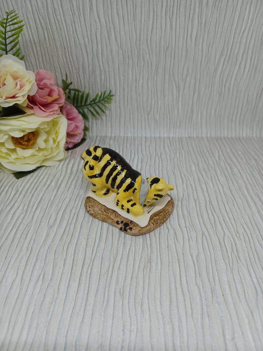 Royal Doulton Winnie the Pooh 'tigger Signs the - Etsy