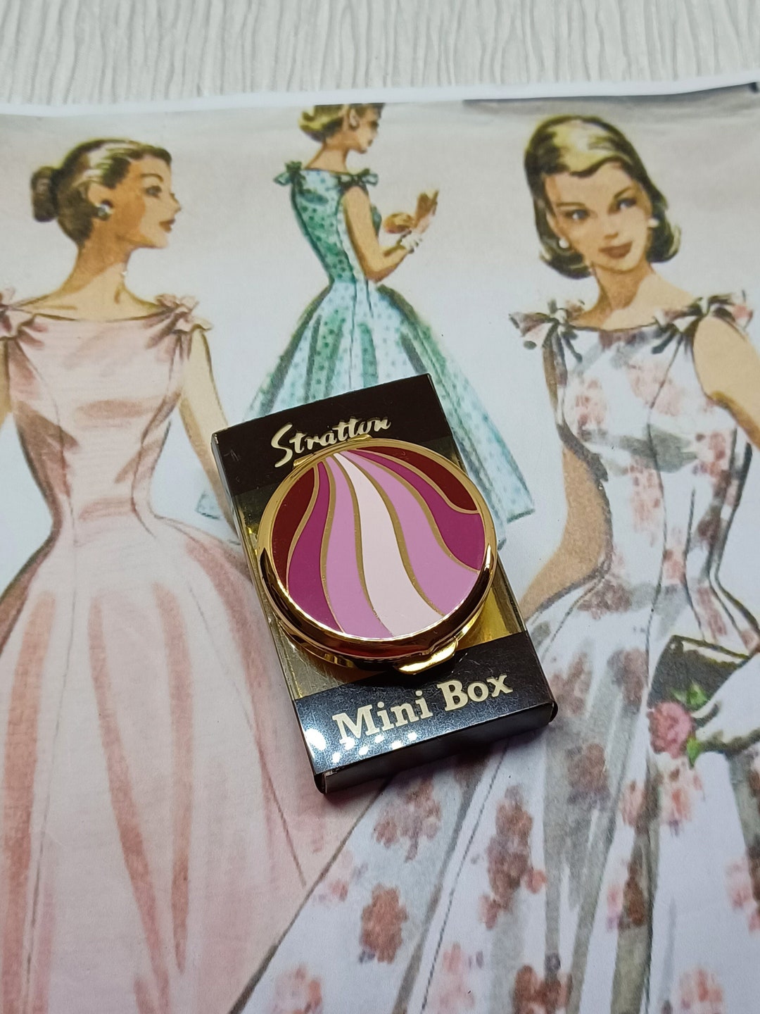 Stratton Mini Box Pink & Gold Wavy Lines Vintage Pill Box in Original ...