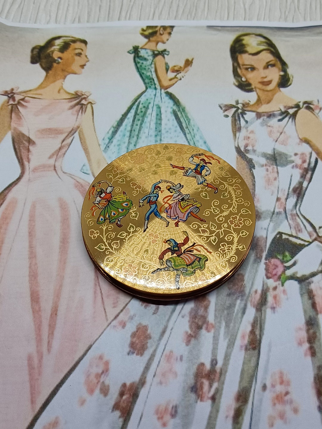 Zennette Powder Compact Gold Tone With Spanish Dancers Mid Century ...