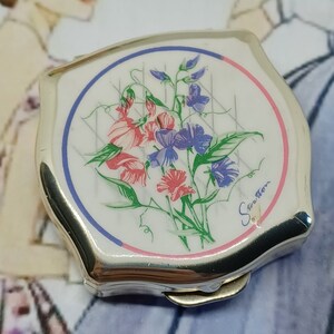 Stratton Mini Box Pill Box With White Enamel Lid Decorated With Pink ...