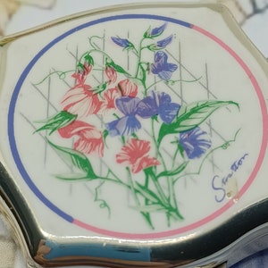 Stratton Mini Box Pill Box With White Enamel Lid Decorated With Pink ...