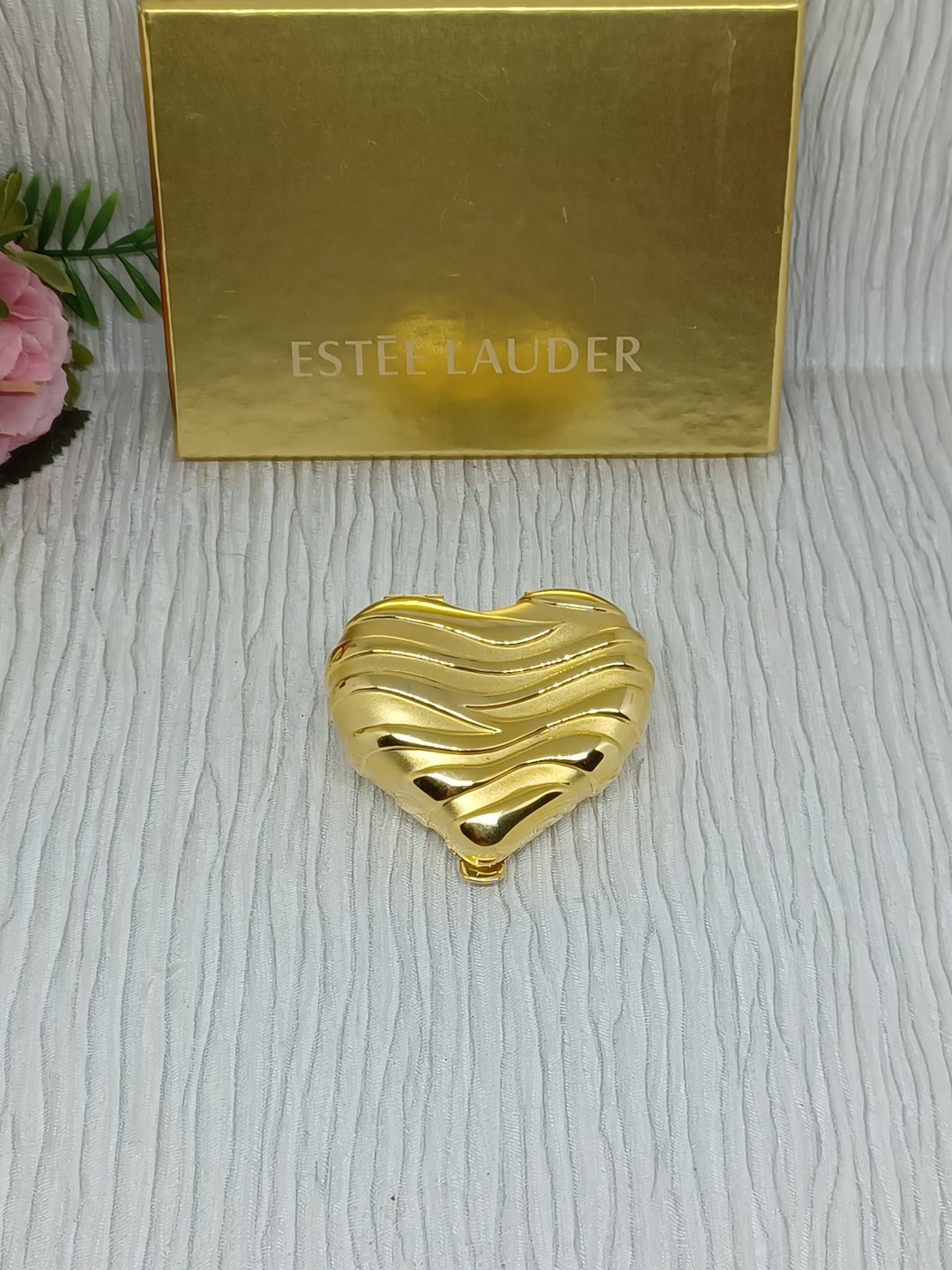 Estee Lauder 'heartfelt' Powder Compact ~ Heart Shape in Gold Tone ...