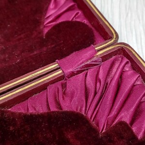 Antique Empty Make-up Brush Box in Red Display Box Vintage Manicure Box ...