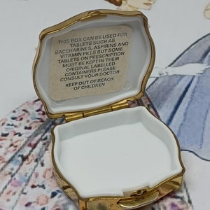 Stratton Mini Box Pill Box in White Enamel Lid Decorated With Pink ...