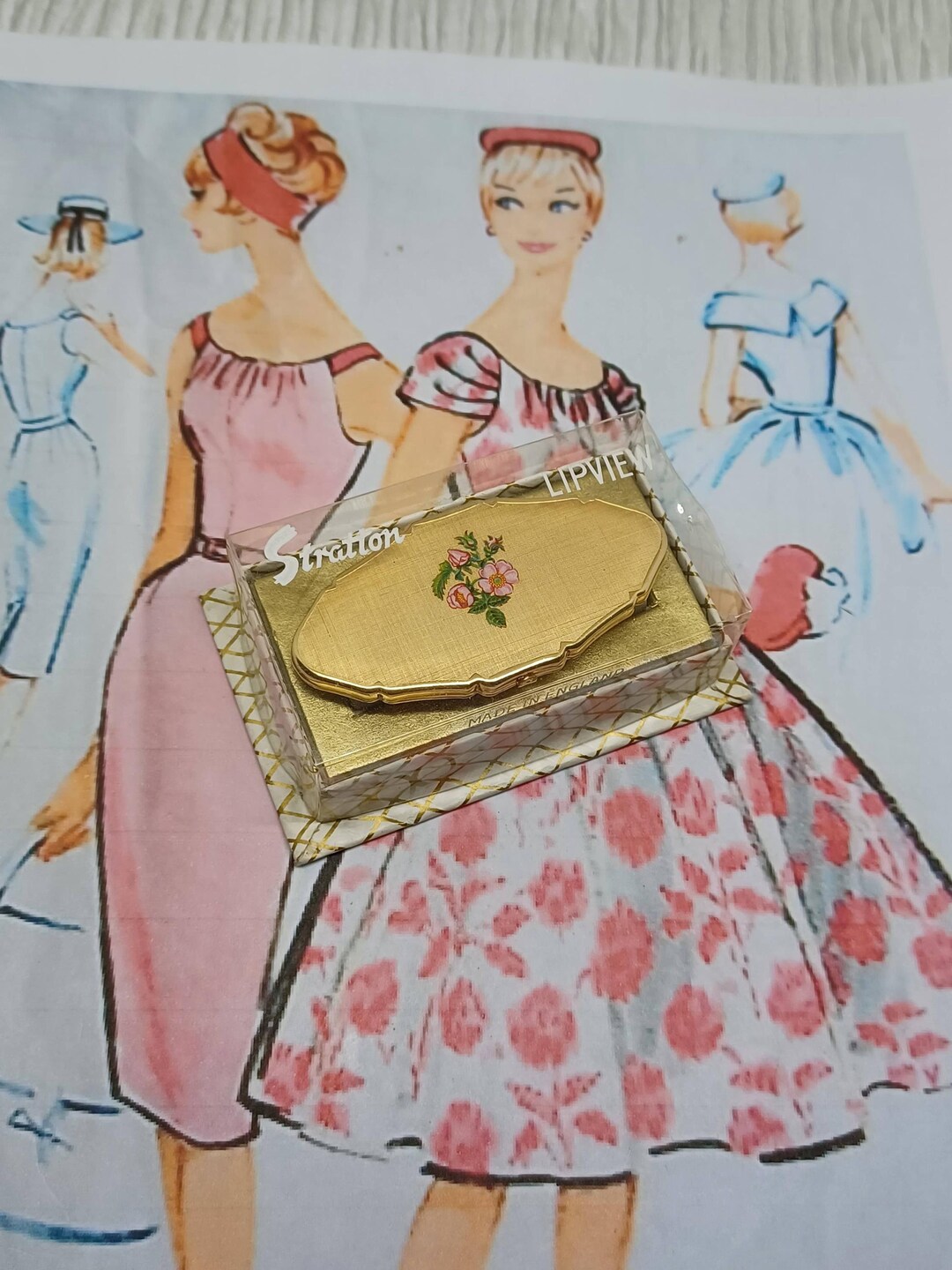 Stratton Lipview Lipstick Clip and Mirror in Gold Tone With Pink ...