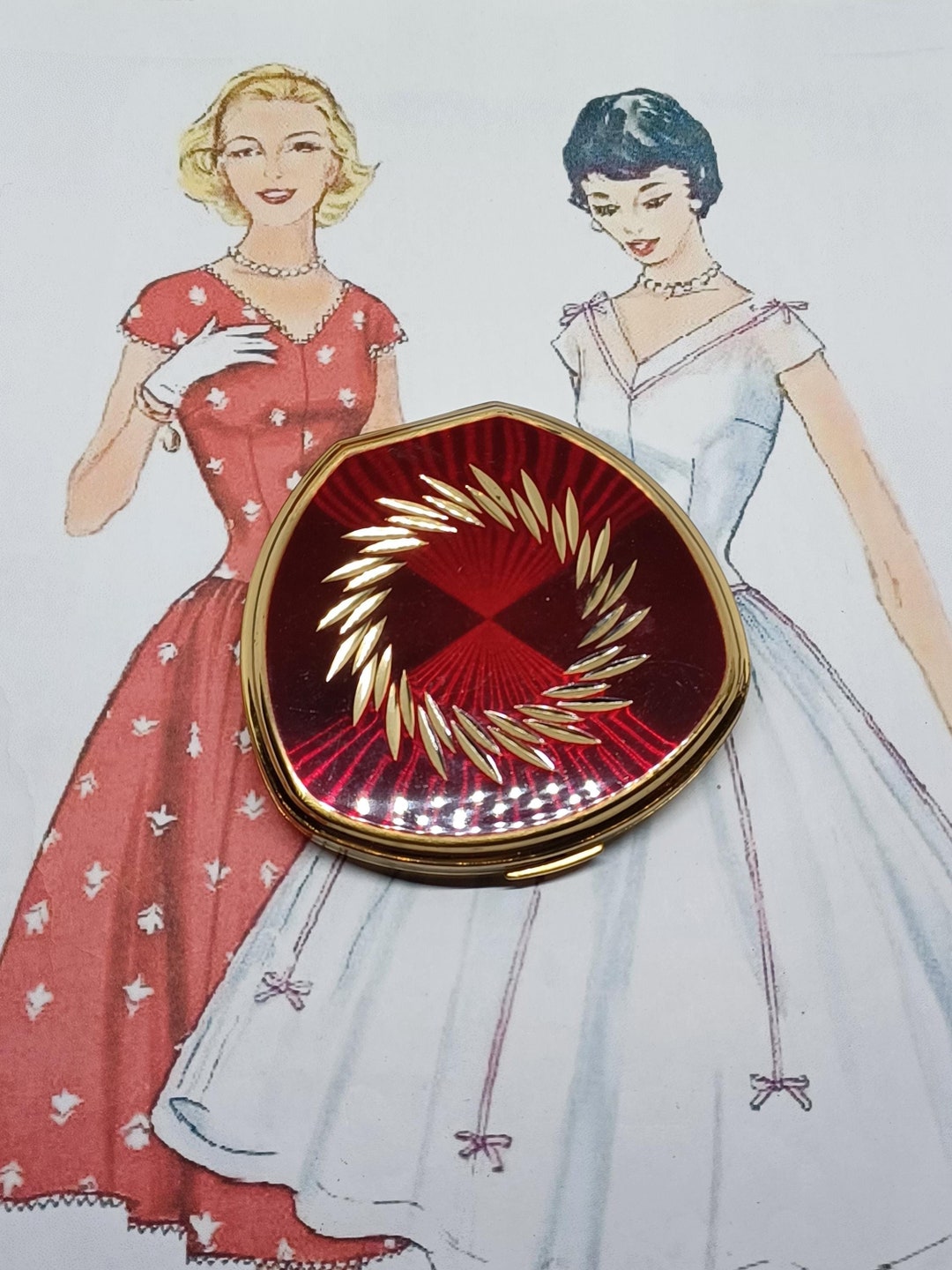 Stratton Clam-shell Convertible Compact in Red Enamel With Gold ...