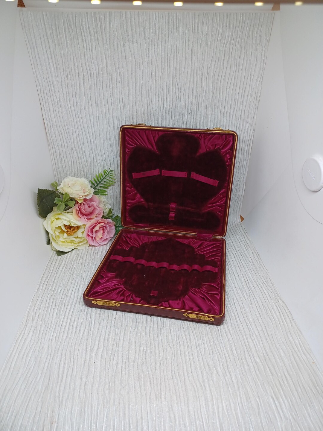 Antique Empty Make-up Brush Box in Red Display Box Vintage Manicure Box ...