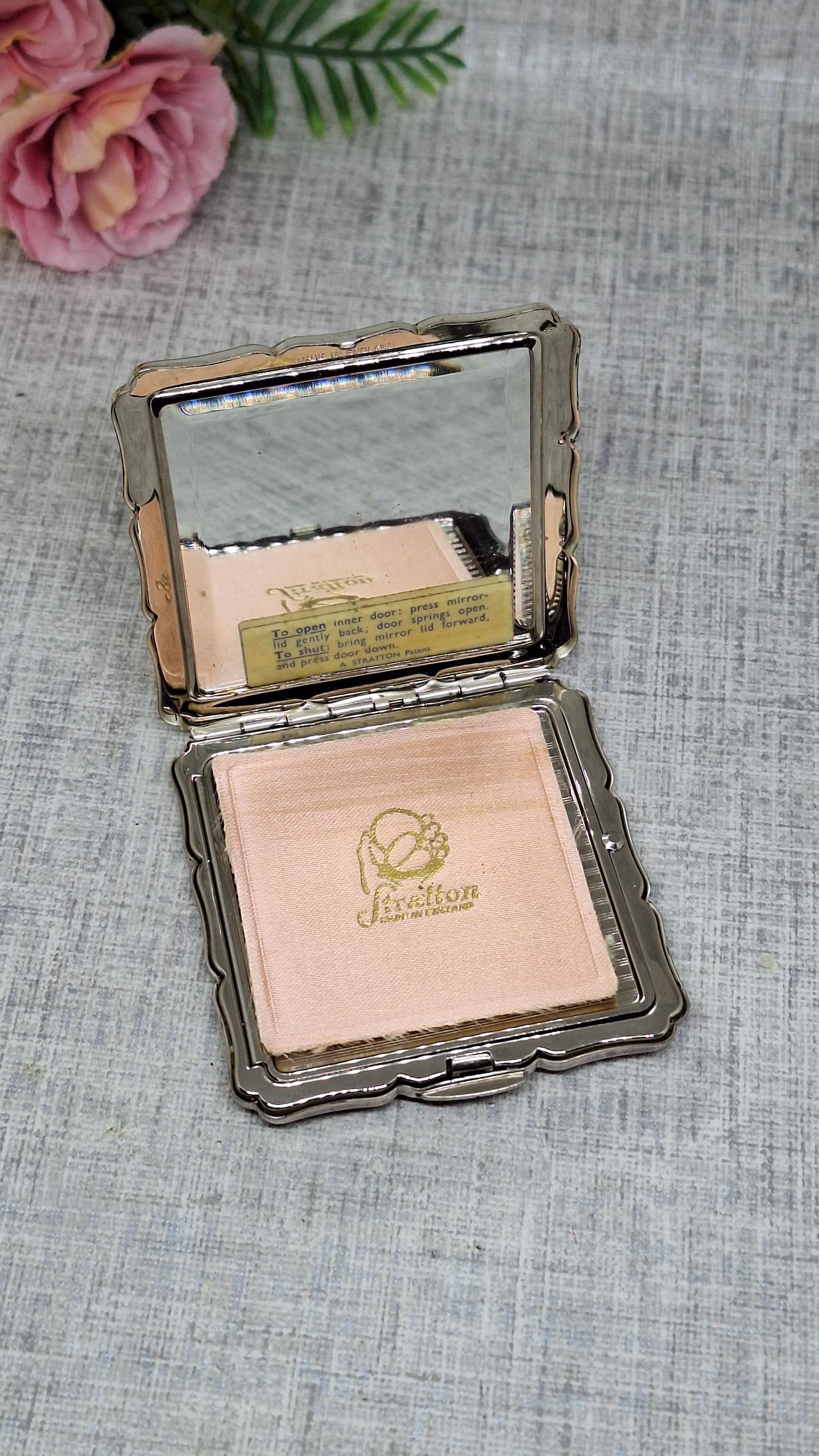 Stratton Compact Set With Comb & Pill Box ~ White Guilloche With ...