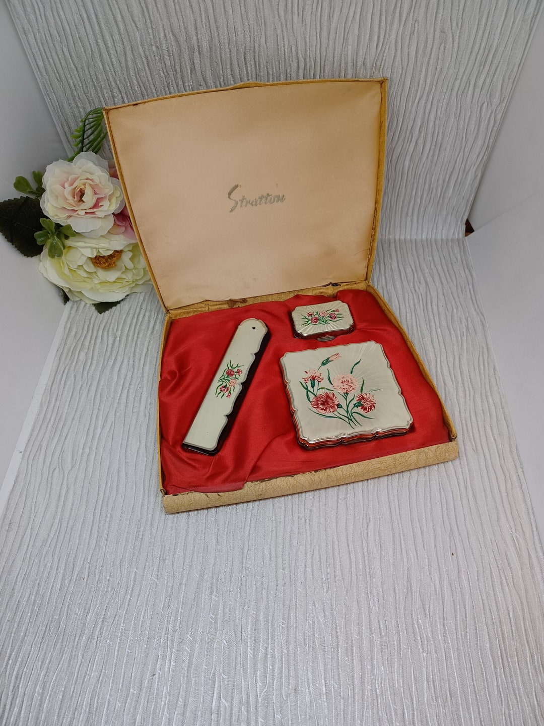 Stratton Royale Compact Comb & Pill Box Set White Guilloche With Pink ...