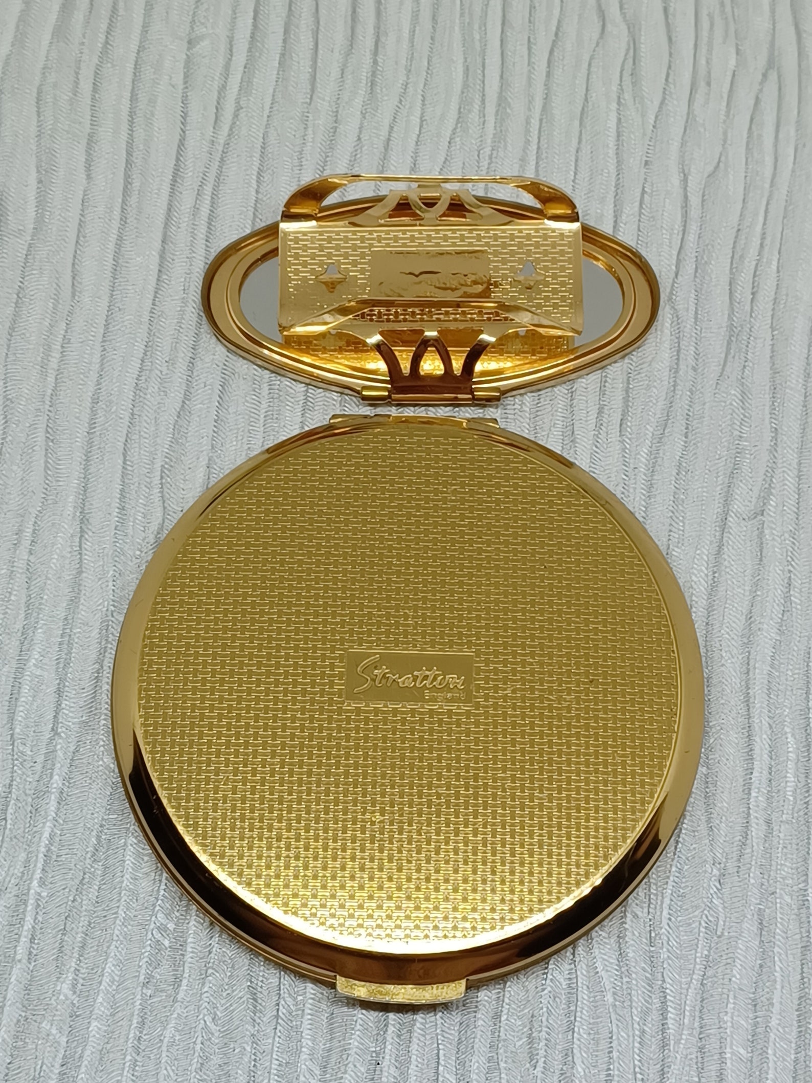 Stratton Mini Convertible Powder Compact and Lipview Mirror Boxed Set ...