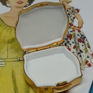 Stratton Gold Tone Mini Box Pill Box With Engine Turned Lid Mid Century ...