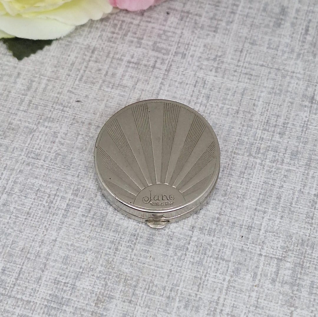 Saville 'june' Art Deco Powder Compact in Silver Tone Metal ~ Engine ...