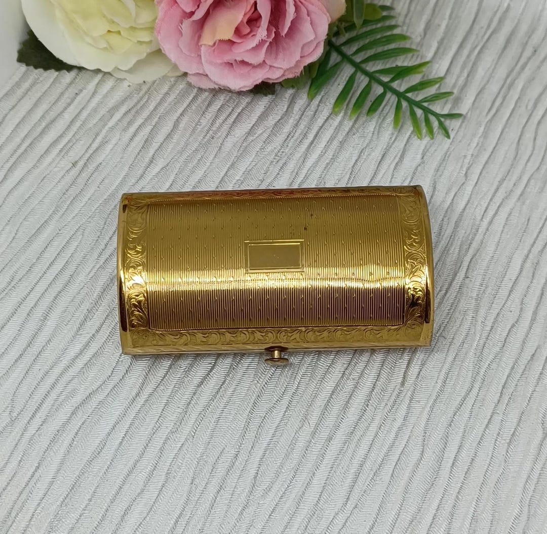 Kigu Cigarette Case ~ Gold Tone With Engine Turned Pattern in a Scroll ...