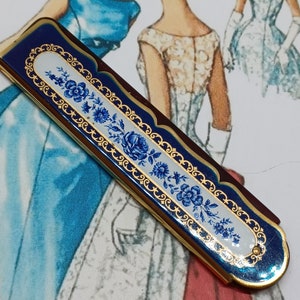 Stratton Folding Comb Blue & White Enamel With Blue Flowers in a Gold ...