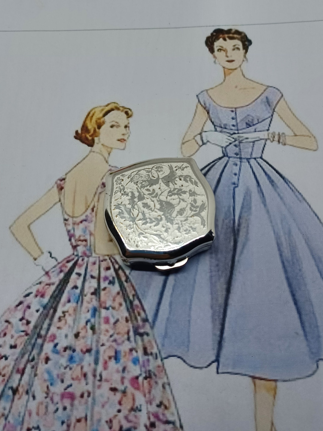 Stratton Silver Tone Mini Box Pill Box With Shiny Flowers and Leaves on ...