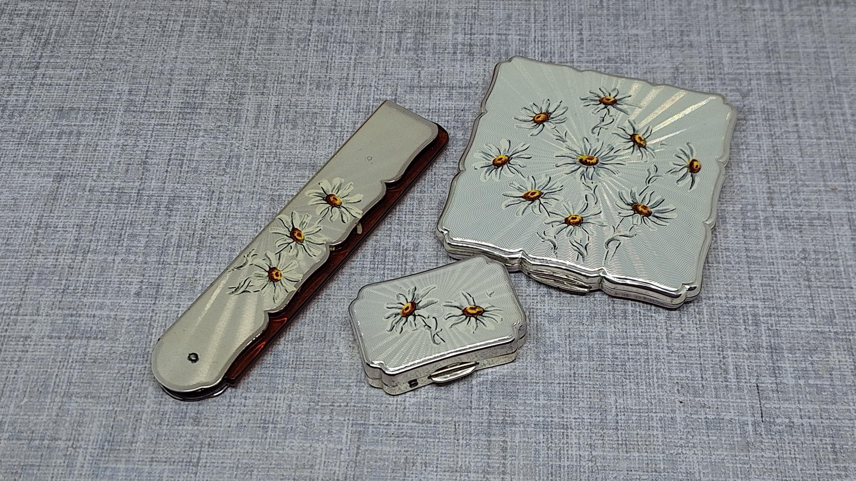 Stratton Compact Set With Comb & Pill Box ~ White Guilloche With ...