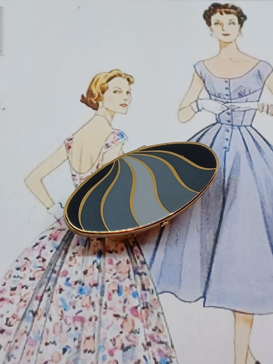 Stratton Lipview Lipstick Clip in Grey and Gold Wavy Lines Oval ...