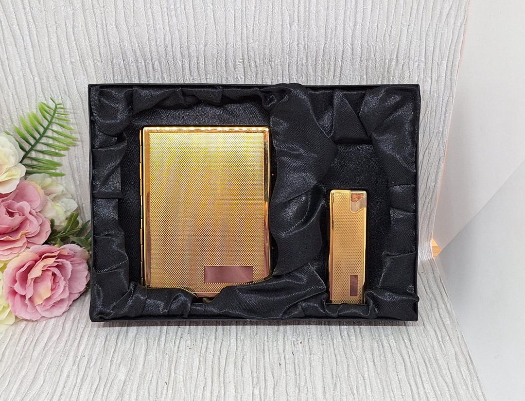 Hadson Lighter & Cigarette Case Gift Set in Gold Tone Engine Turned ...
