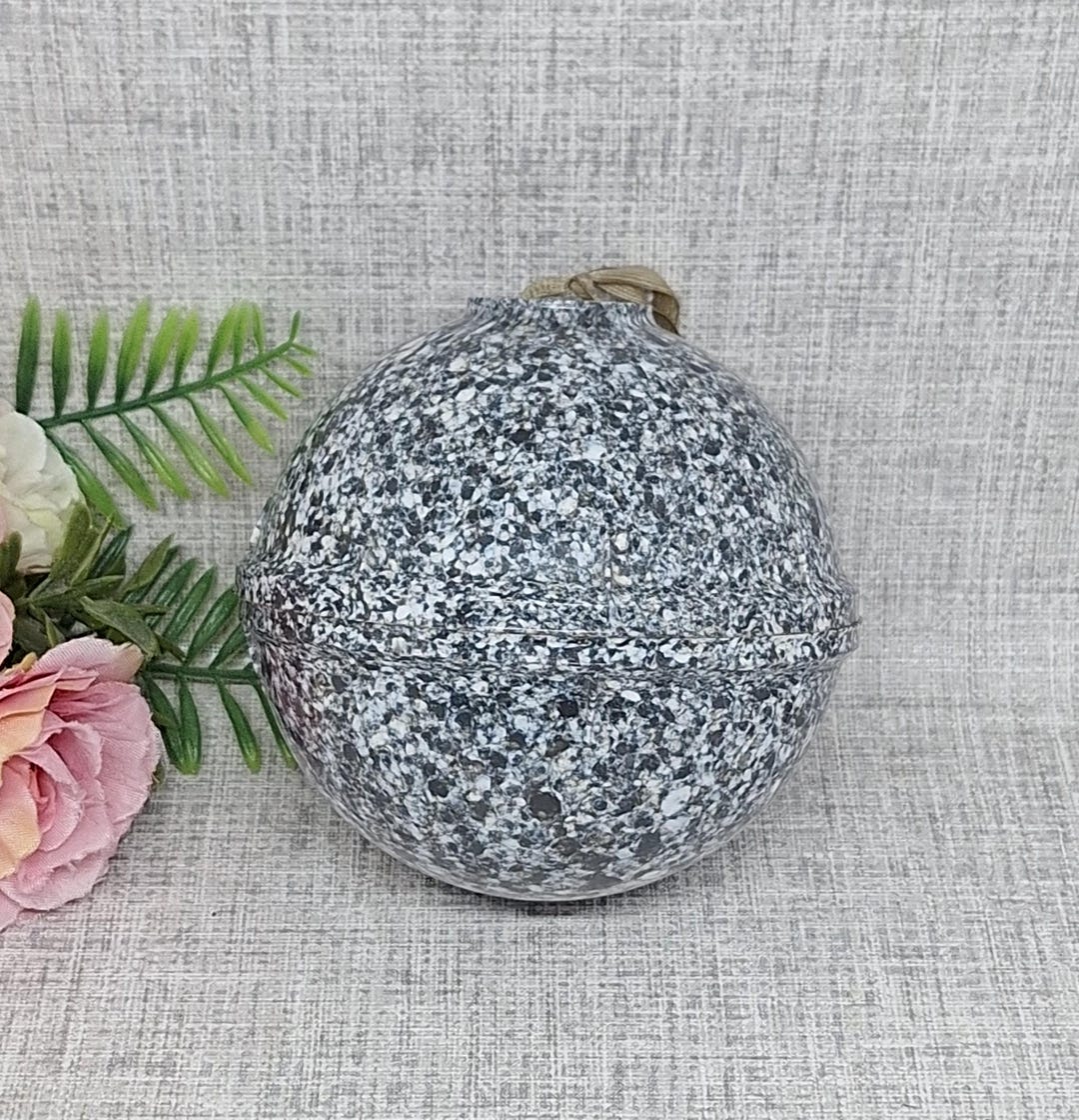 Black & White Mottled Bakelite Wool Holder in a Ball Shape ~ Antique ...